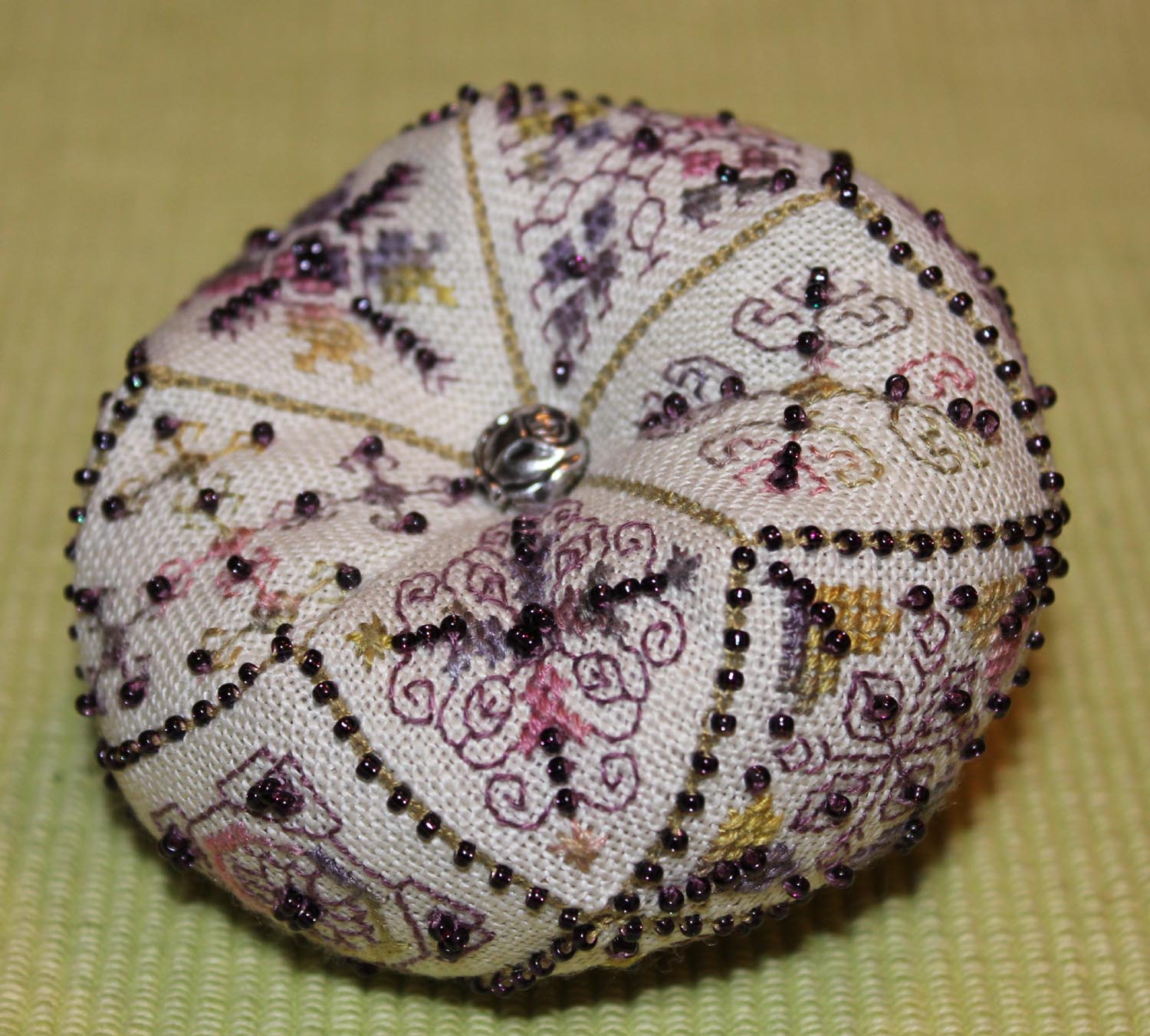 Kathrin's Blog: 15 Sided Biscornu - Part 10 & 11