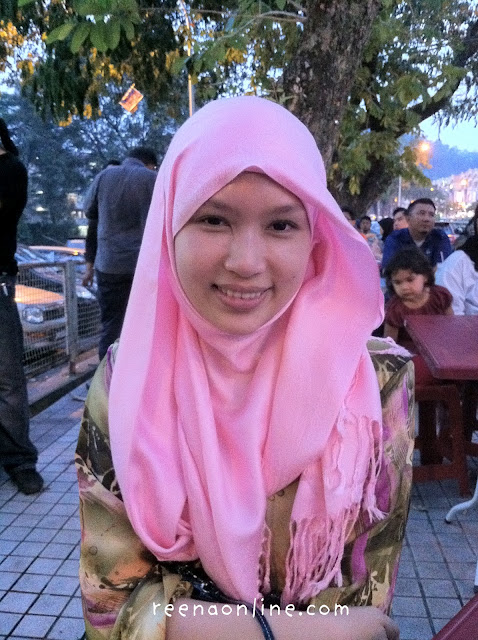 Reena's Online: Kaw Kaw Burger Bakar