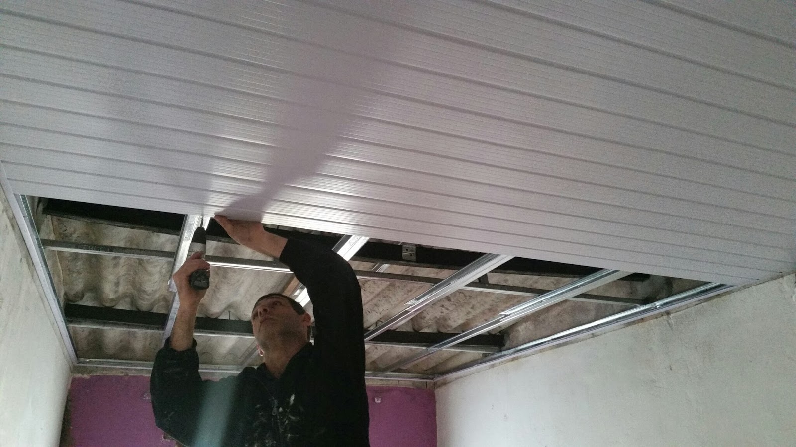 Cielorrasos en PVC - Uruguay: Cielo Raso de PVC bajo techo de fibrocemento