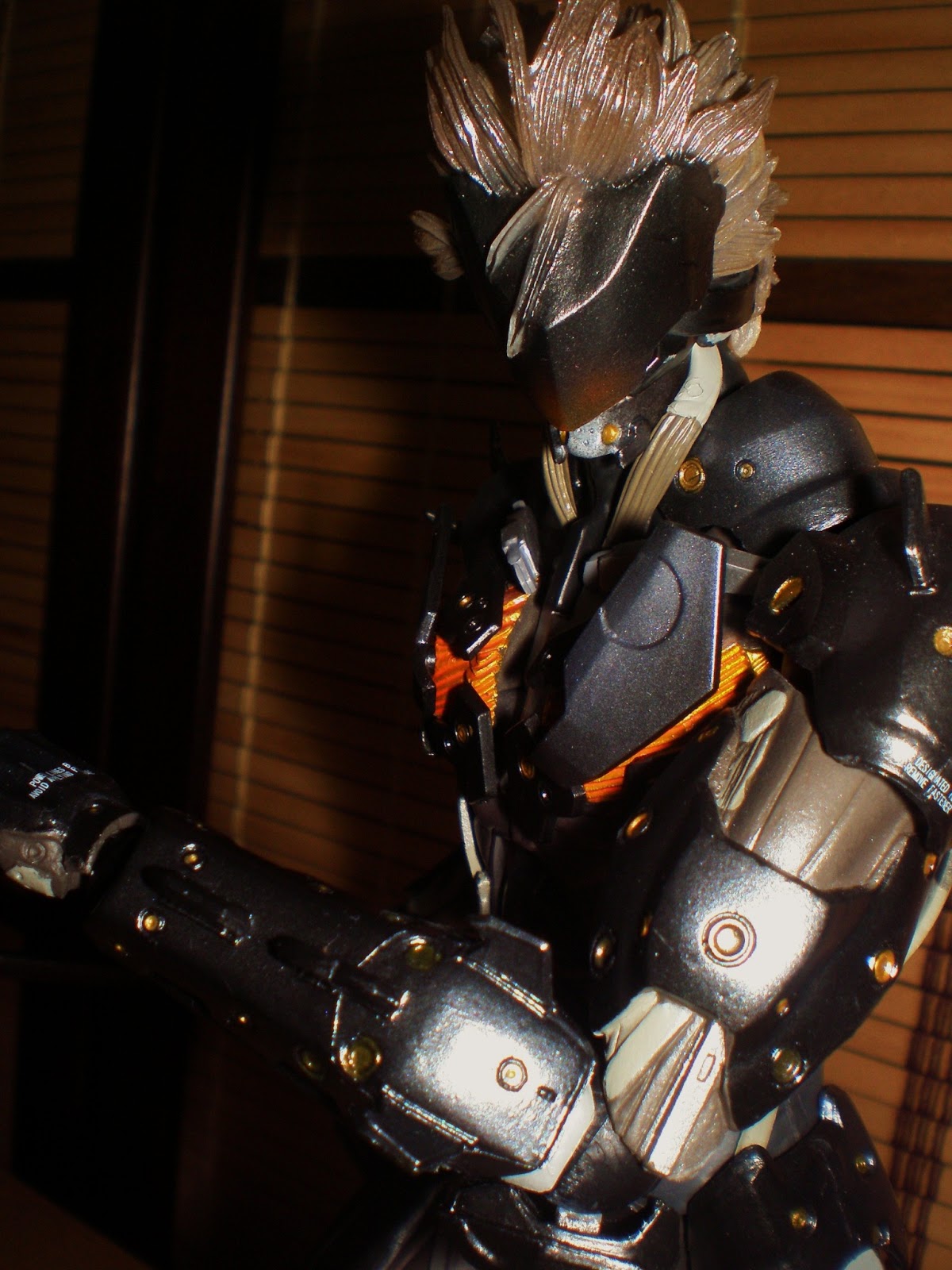 Angels and Summer: Play Arts Kai Raiden - Metal Gear Rising: Revengeance