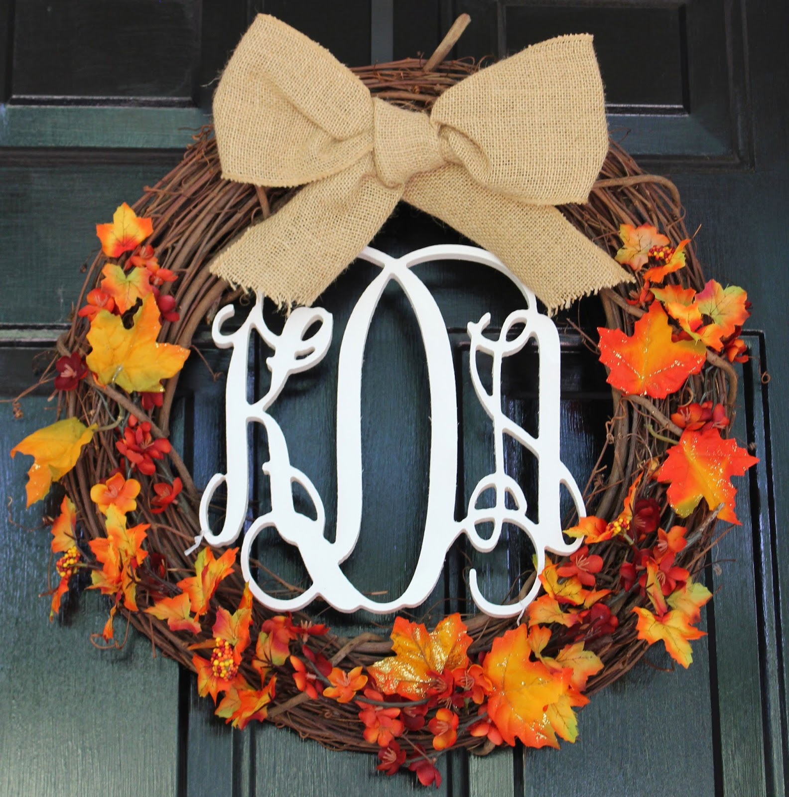 Shop. Teach. Georgia Peach.: DIY Monogrammed Wreath