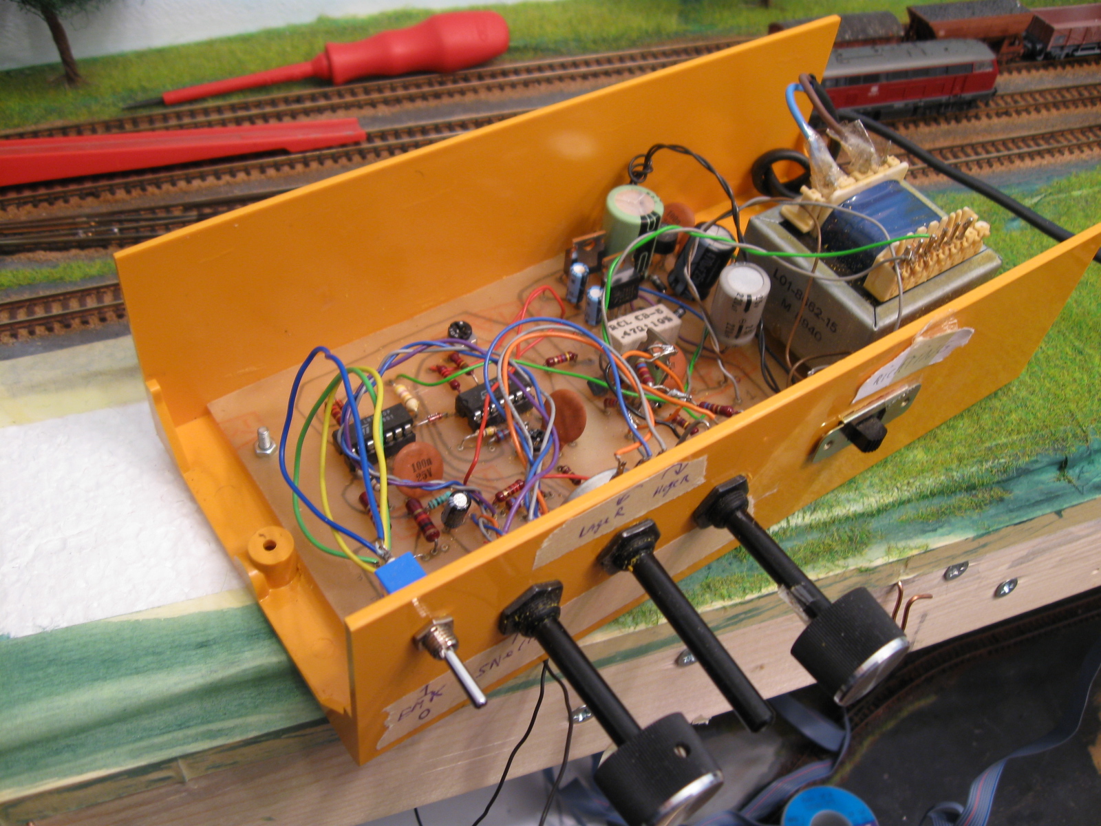 Bouwwerken van Olaf: Elektronica en een bouwupdate.