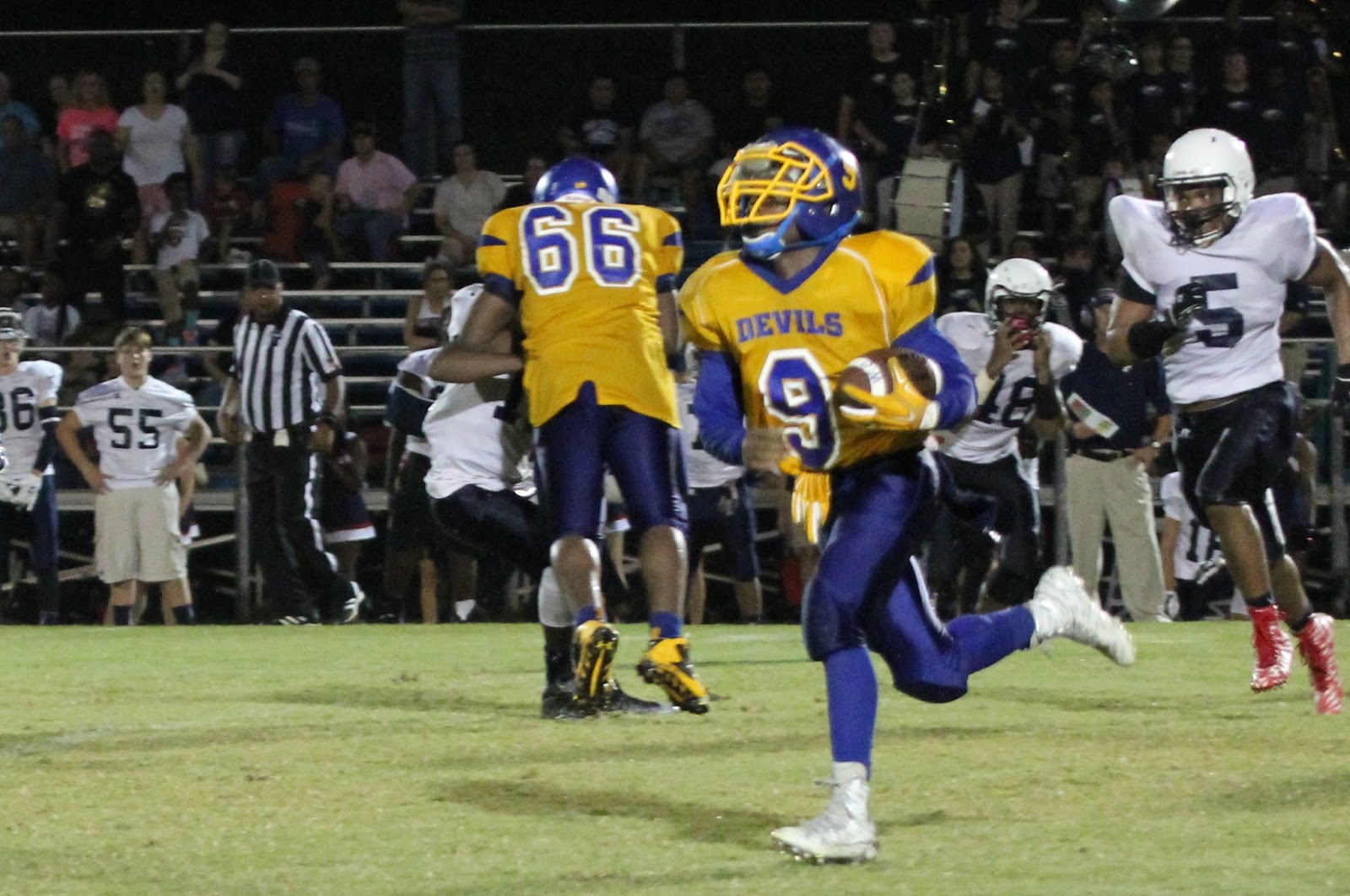 Warren County Screaming Devils: Devils Lose by Seven in Season Opener