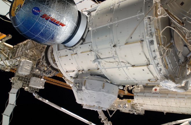 우주에서 풍선처럼 확장되는 확장 모듈 (Expandable modules)