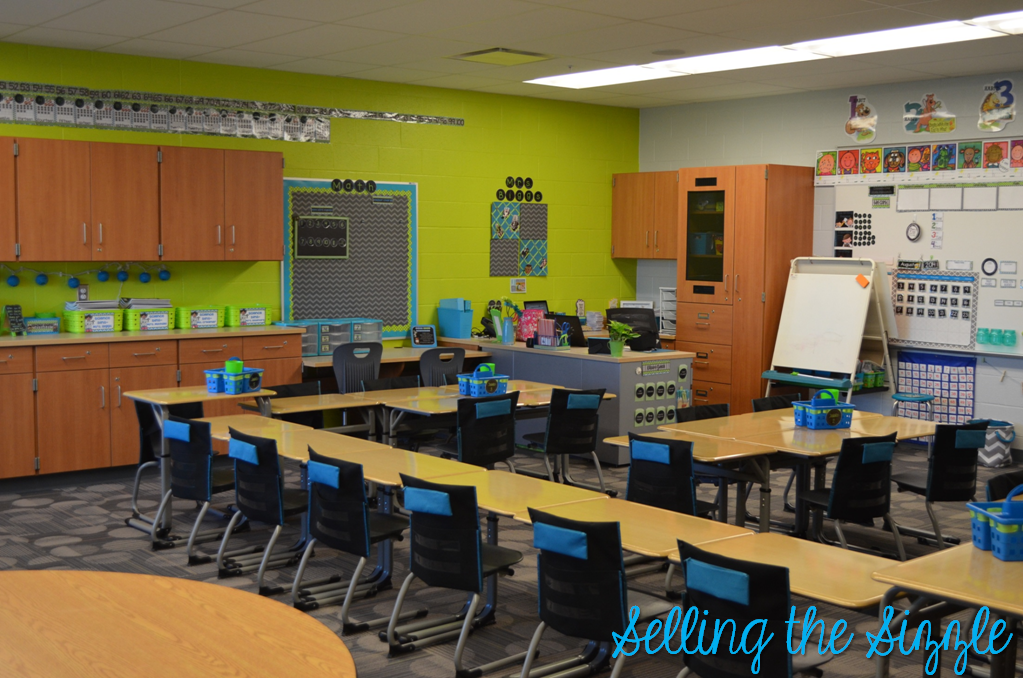 Second Grade Sizzle: My Classroom