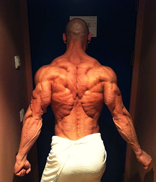 Shredded back!!! Amazing definition! | sdasdas