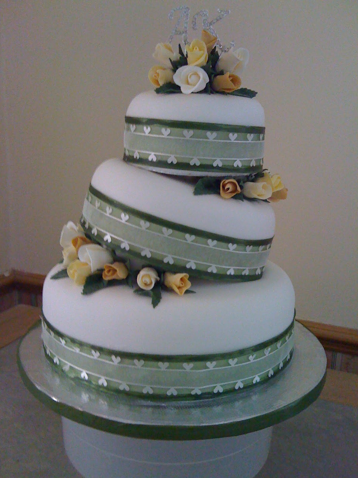 Crafty Cakes and Cards: March 2012