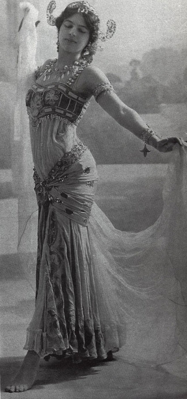 Gods and Foolish Grandeur: Mata Hari - a triumph of reinvention and its ...