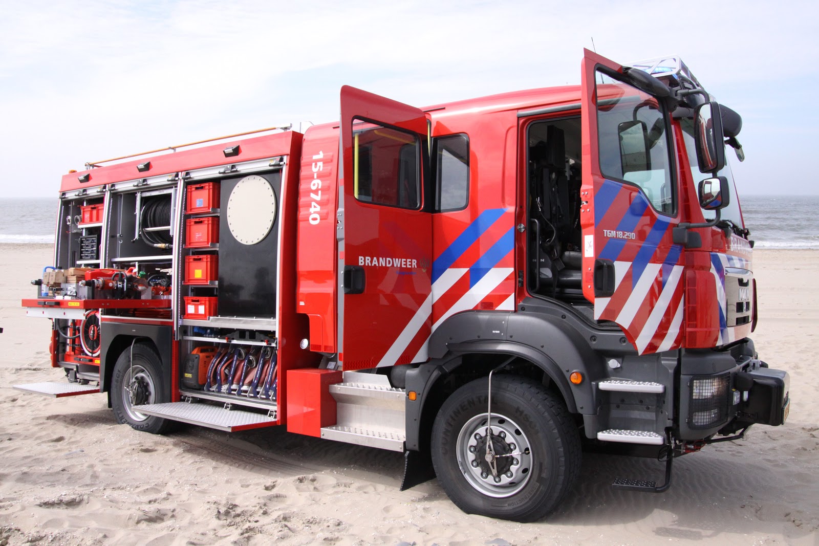 Rob Meijer fotoblog: Nieuwe voertuigen voor Brandweer Haaglanden