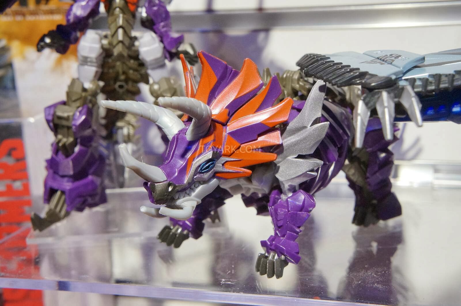 Tf master: REVELAN MAS FIGURAS DE TRANSFORMERS 4