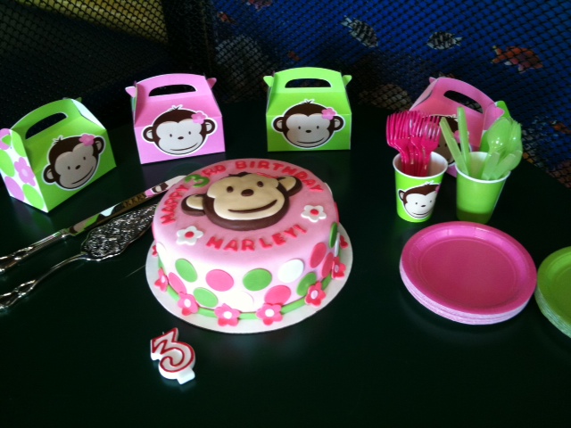 BeNi Cakes: Mod Monkey Birthday Cake!