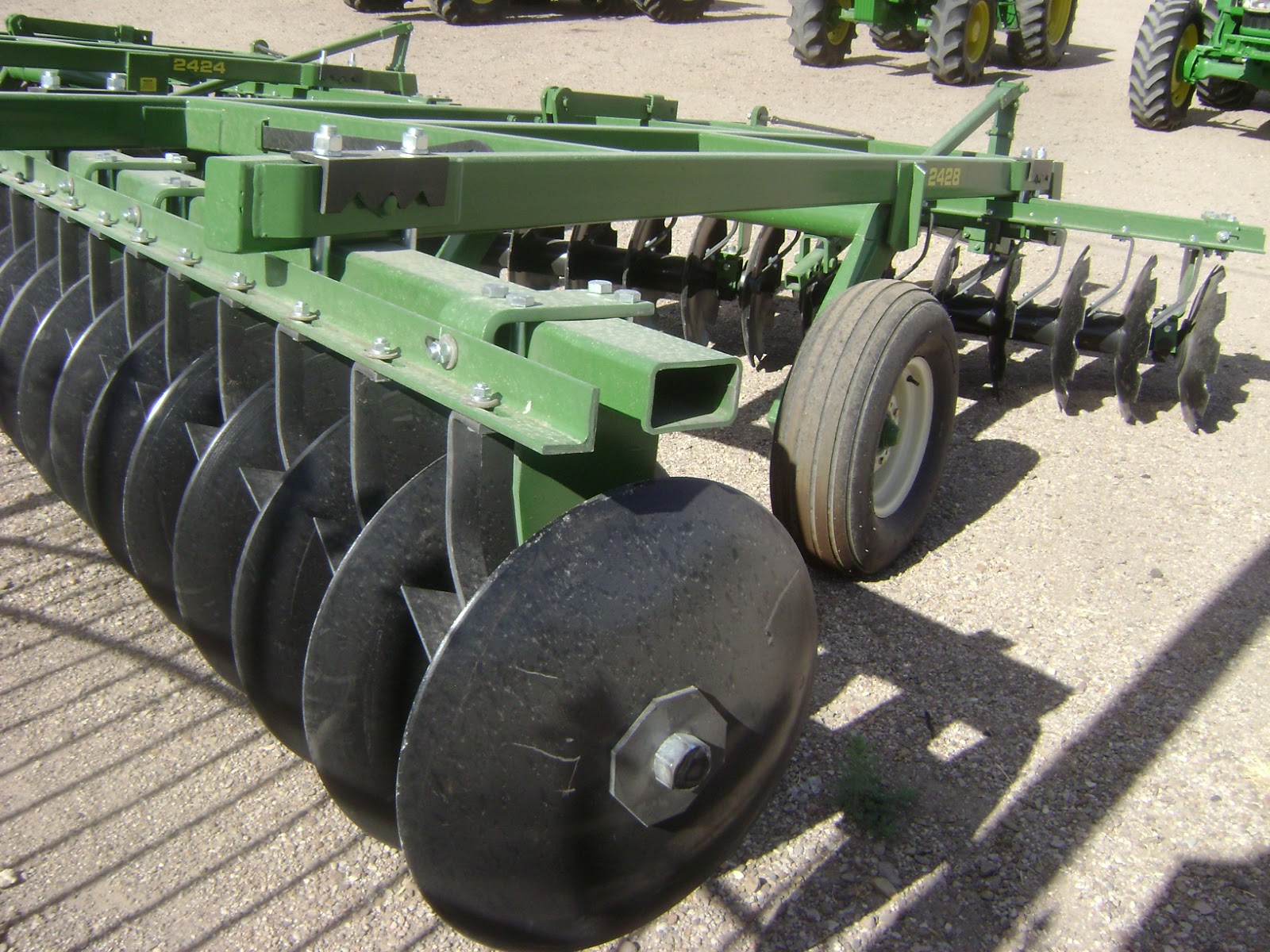 MAQUINARIA AGRICOLA INDUSTRIAL: Rastra de 28 discos 24 Pulgadas $60,000 ...