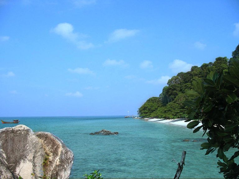 Pulau Berhala Dengan Konsep Green Tourism | Analisariau