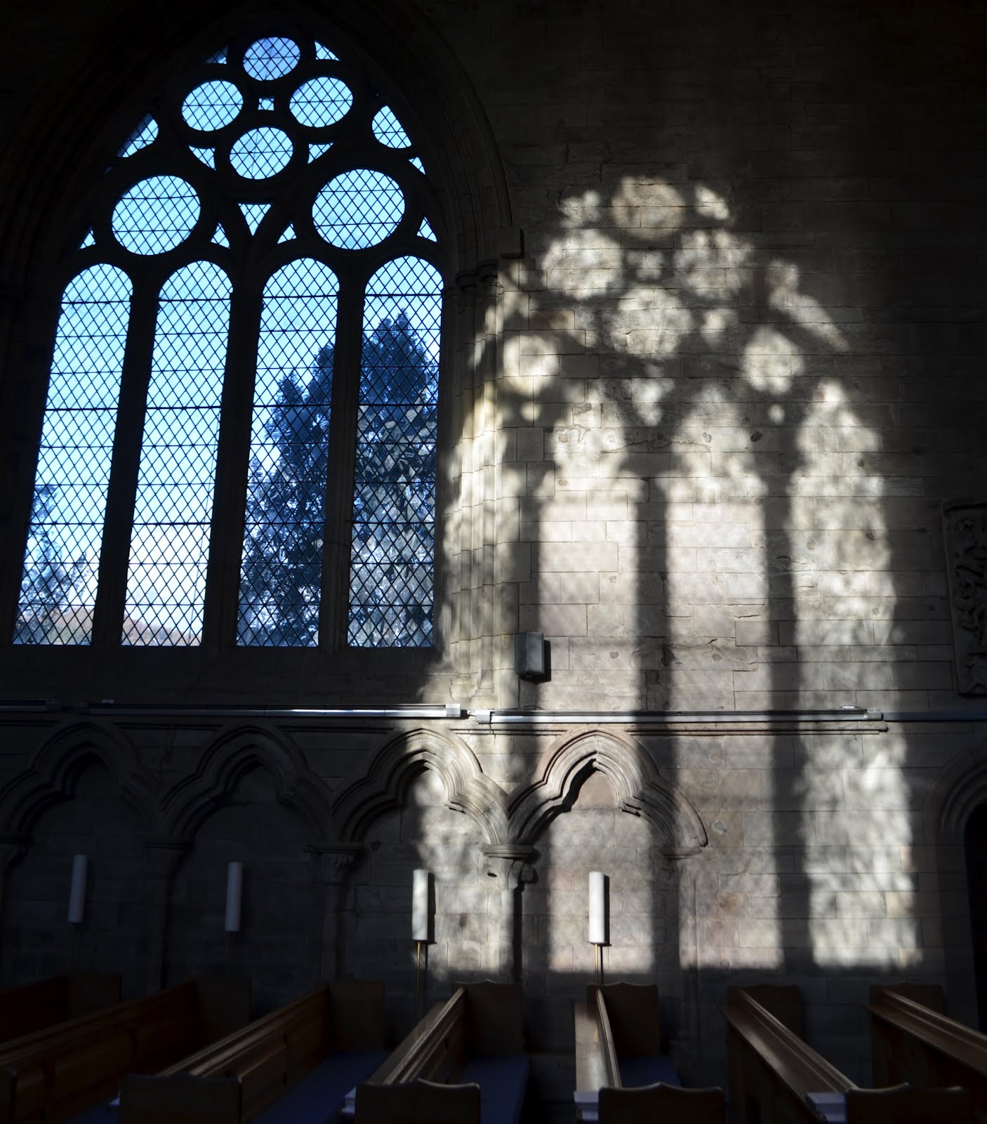 Tour Scotland: Tour Scotland Photographs Light And Shadows In Dunkeld ...