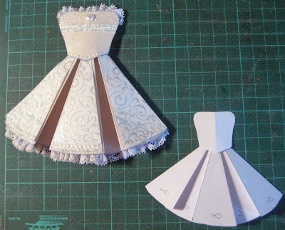 art by 3s: Dress card tutorial