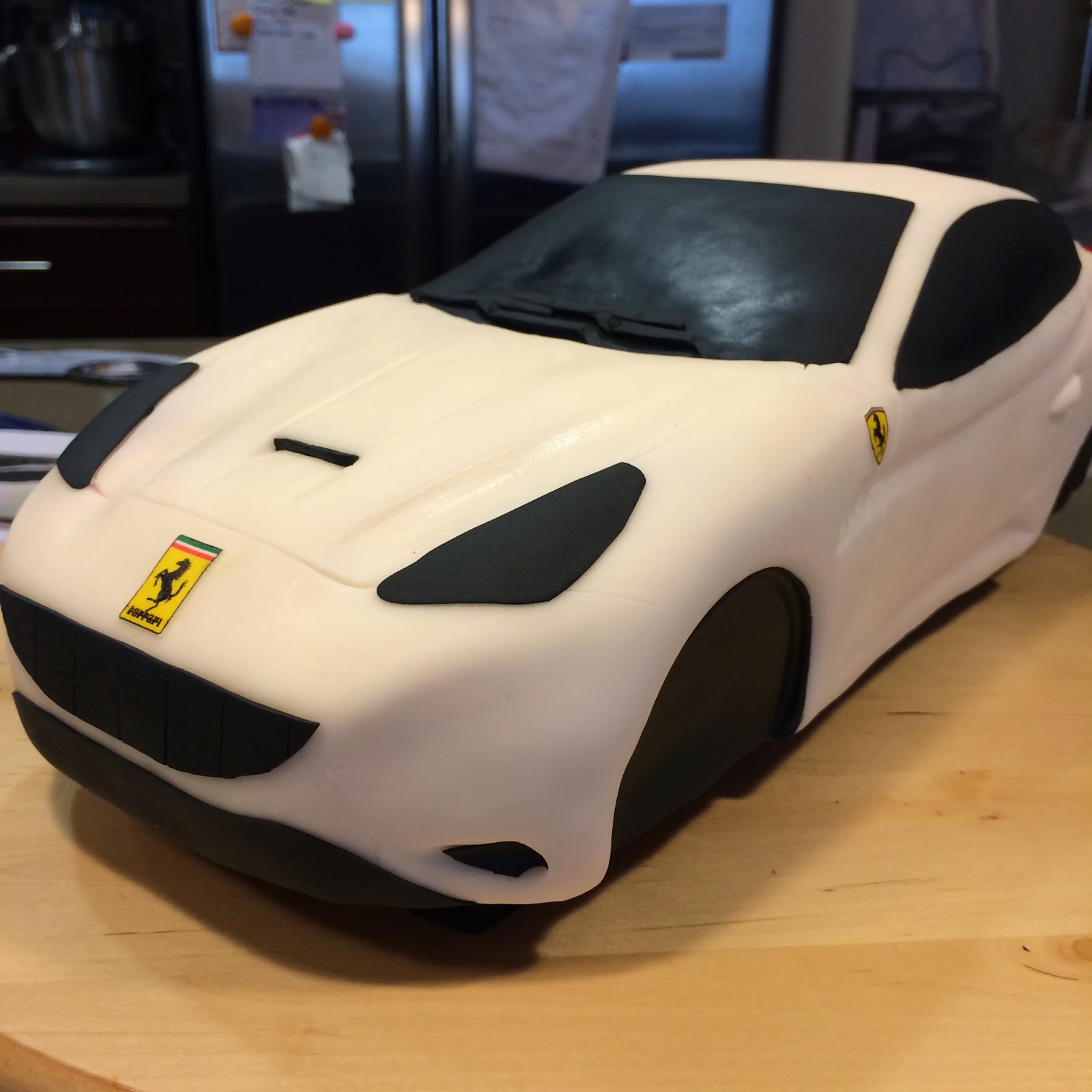 Delicious Arts Bakery: Ferrari California Cake Tutorial