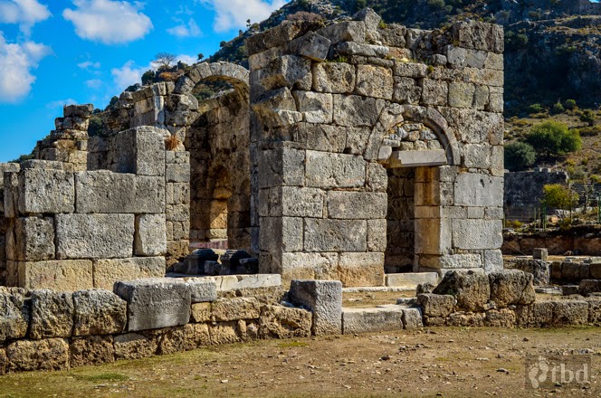 The ancient city of Kaunos - Traveling by default.