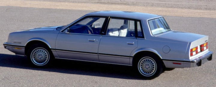 Car Style Critic: The Aerodynamic Ford Tempo and Mercury Topaz