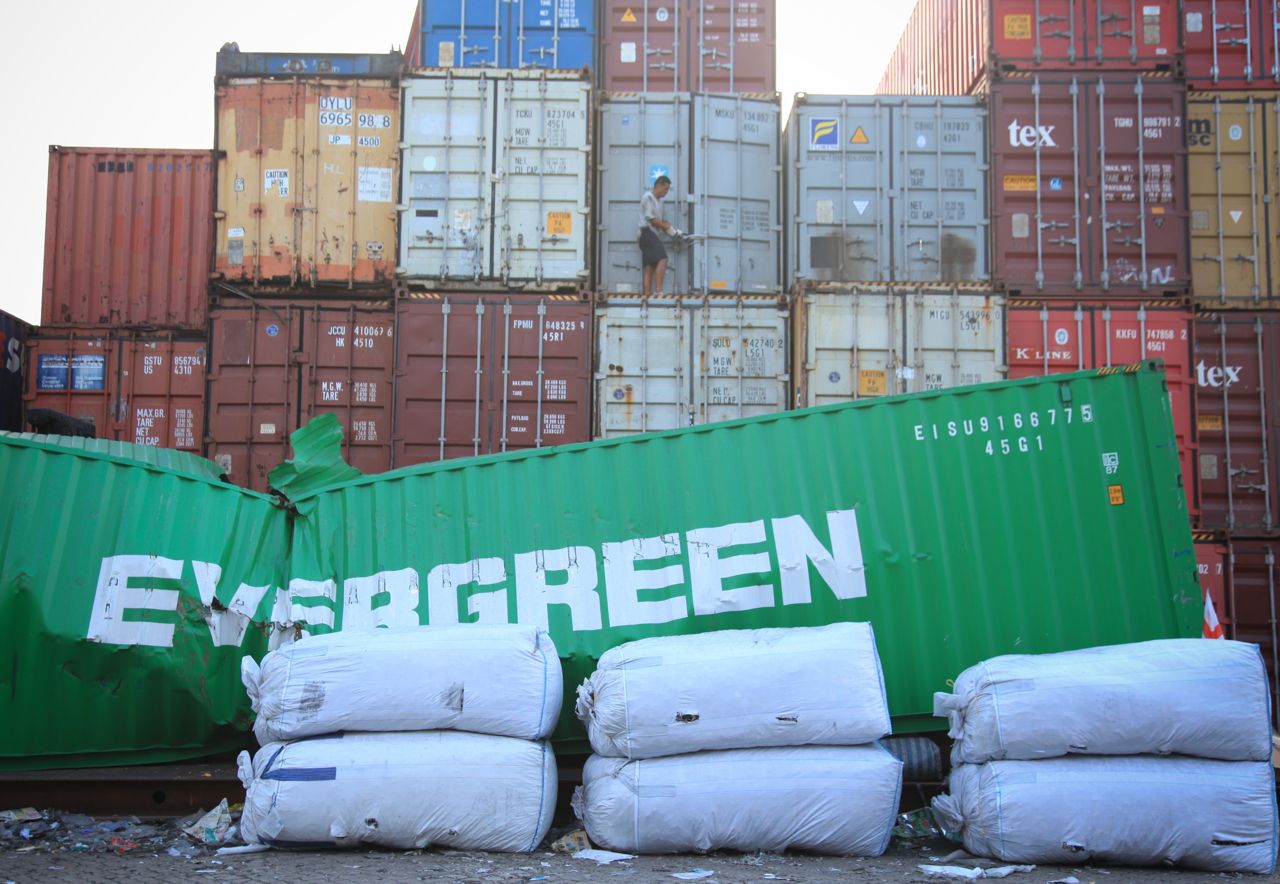 Kaid Ashton: Hong Kong: The Container Yards