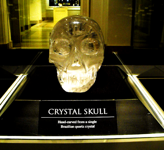 Romania Megalitica: STRANGE ARTIFACTS. Crystal Skulls. Discutii si ...