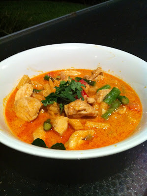 Dishing Up The World: Red Curry with Chicken (Gang Dang Gai)