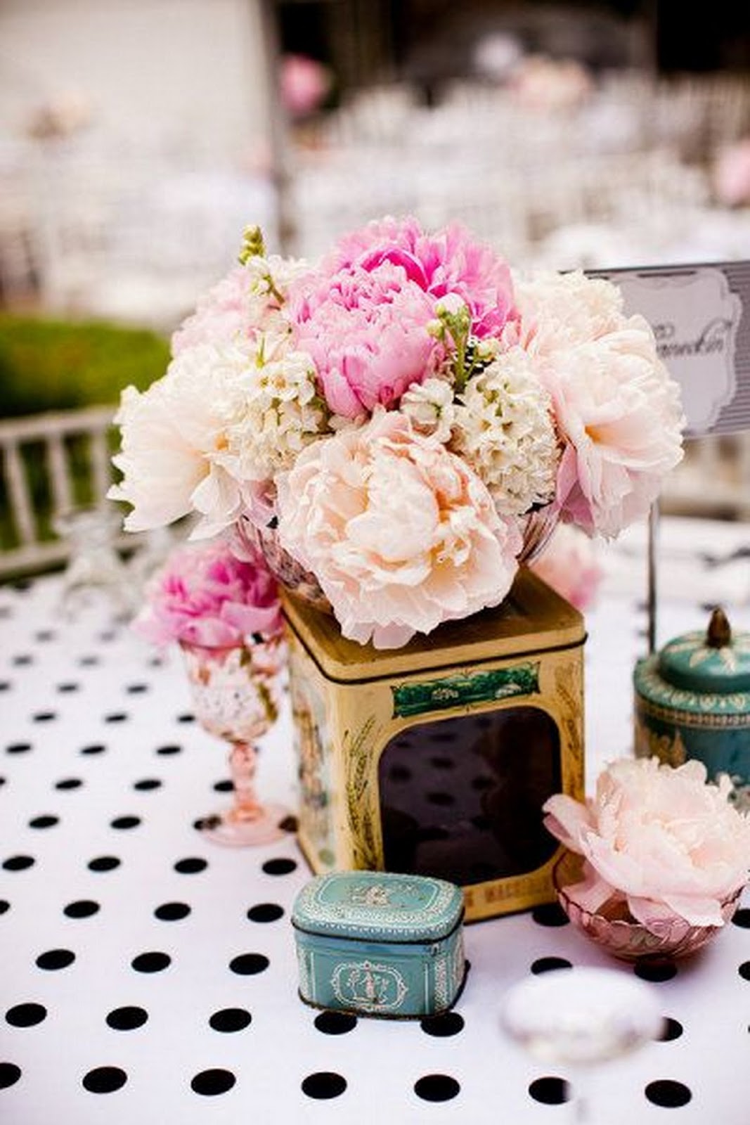postcards and pretties: PRETTY DETAILS | Tea Tin Centerpieces