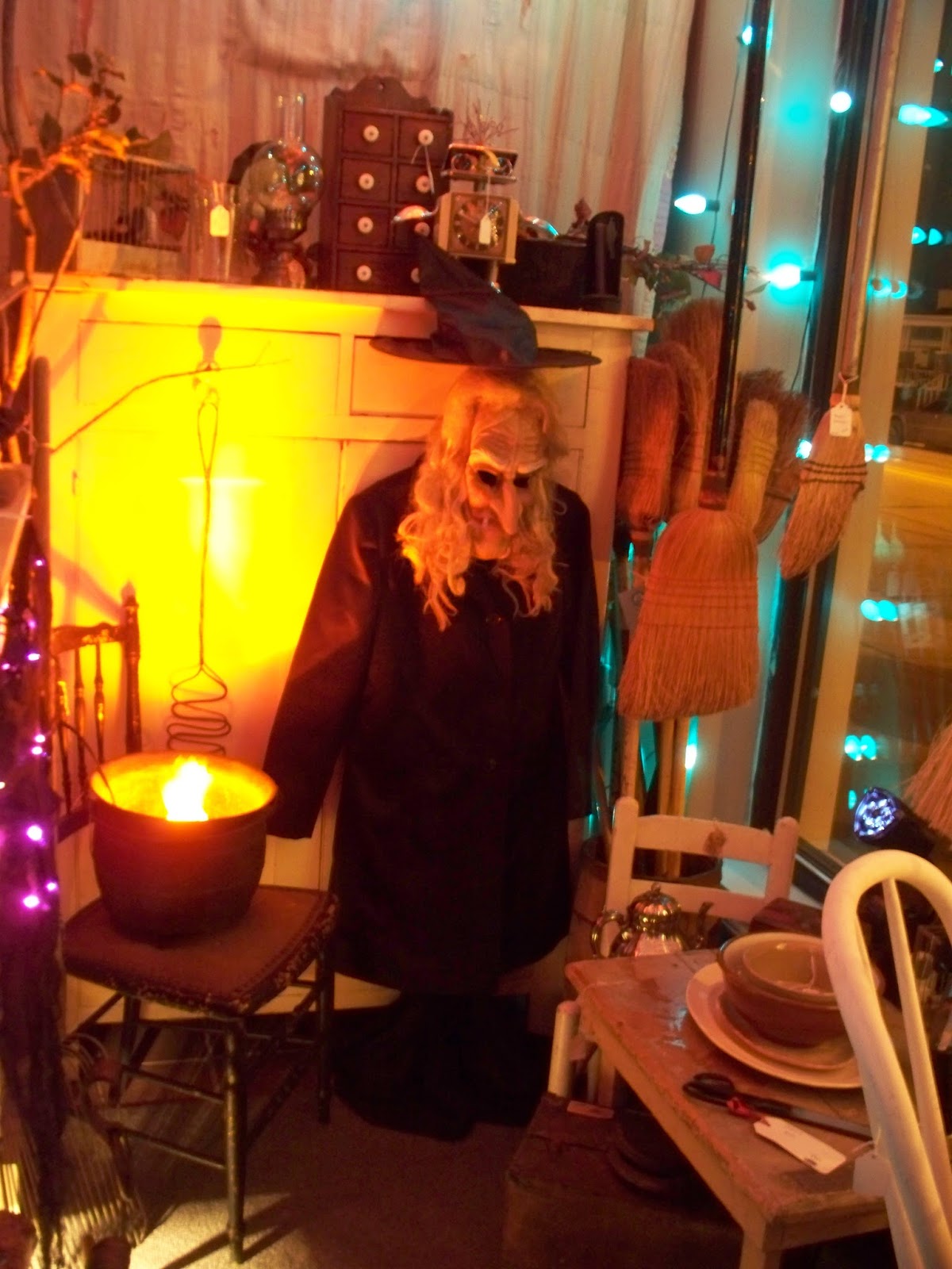 Prims By The Water: Witchy Store Displays