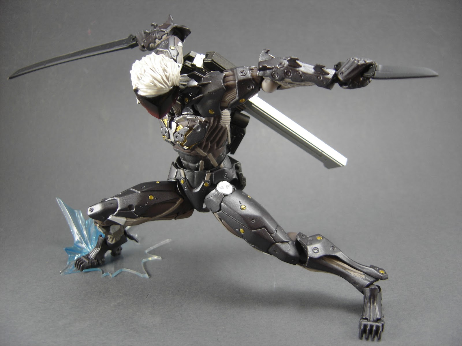 Lightning Ace's gundams: Revoltech Raiden from metal gear rising ...