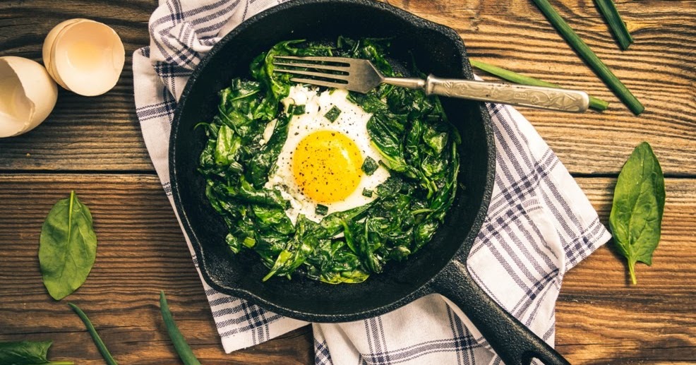 Obiad gotowy!: Jajko sadzone ze szpinakiem