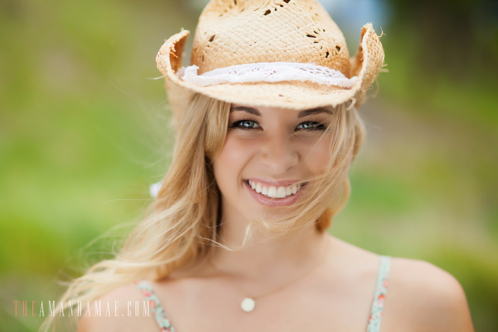 AMANDA MAE PHOTOGRAPHY: Maddy Bye Class of 2014 : Amanda Mae Photography