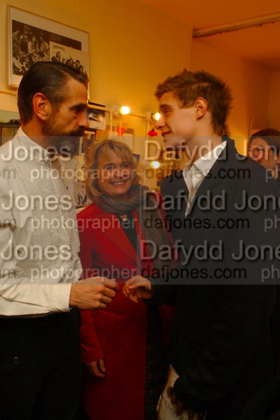 Max Irons Fan: New/Old Photos Of Max Irons with His Parents Jeremy ...