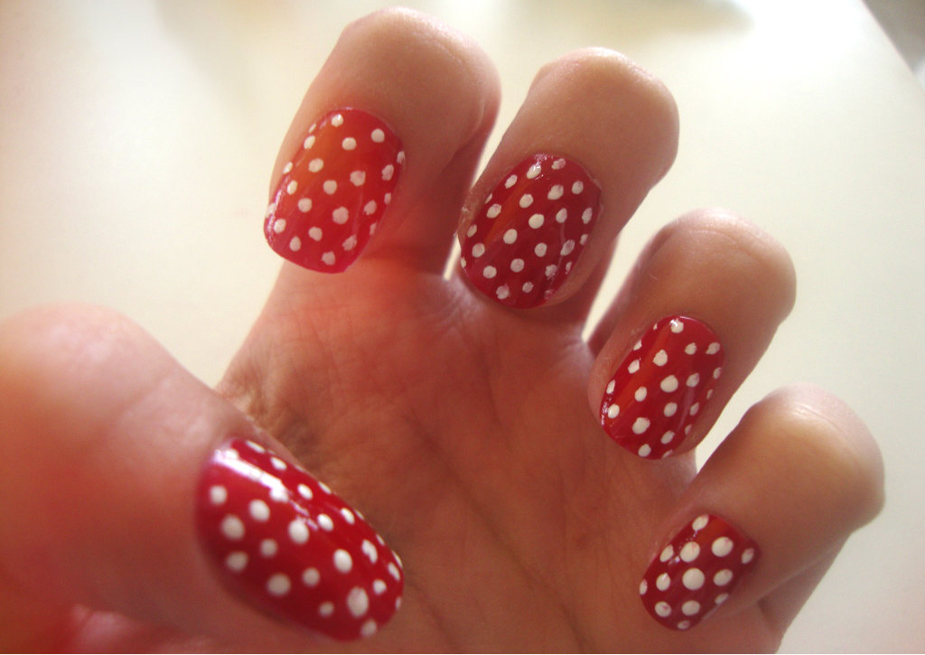 Beauty Bites : Polka dot Nails!