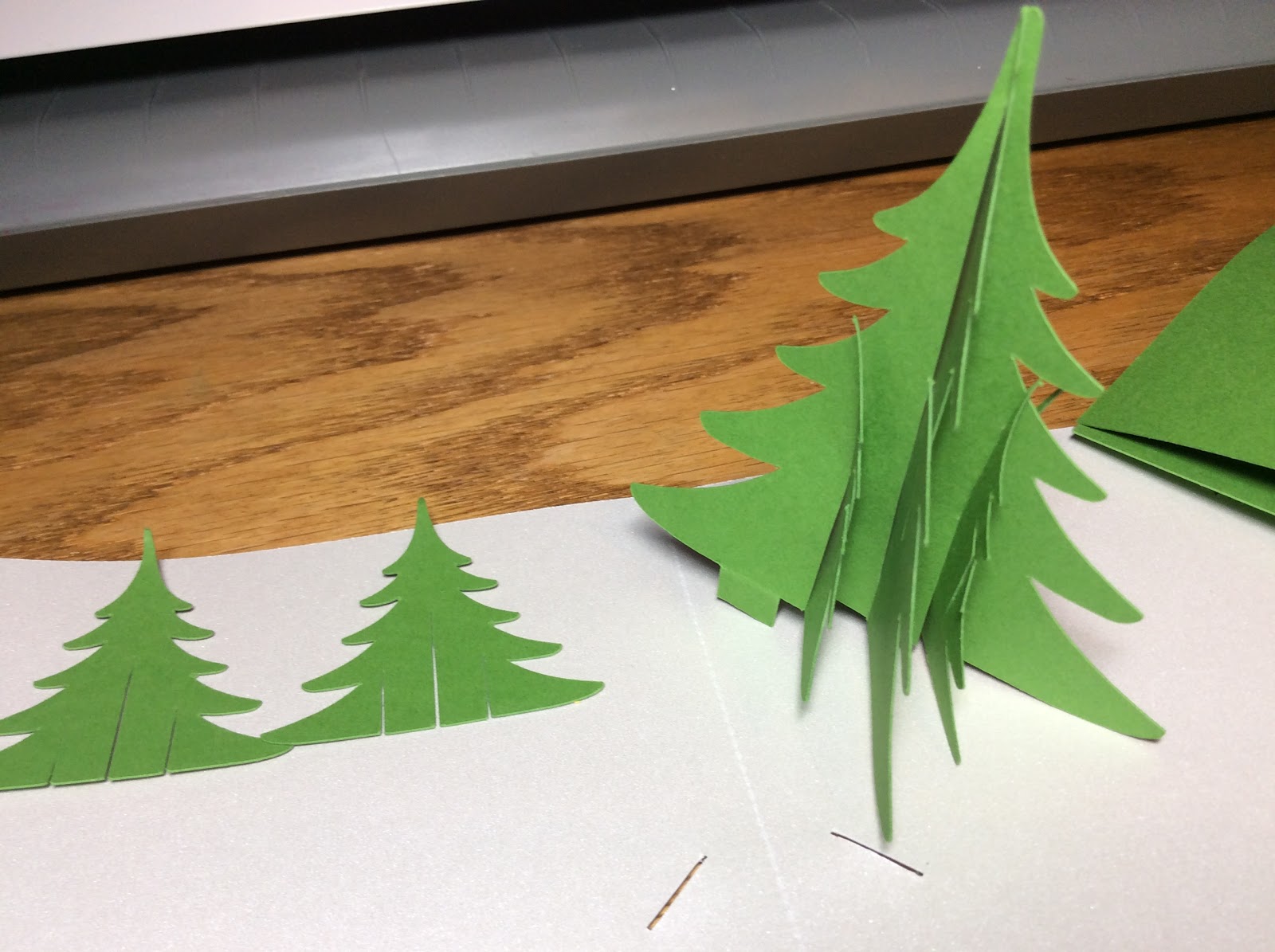 Papercrafts and other fun things: Pop Up Christmas Tree Card