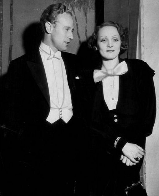 Leslie Howard: With Friends and Associates - Photos
