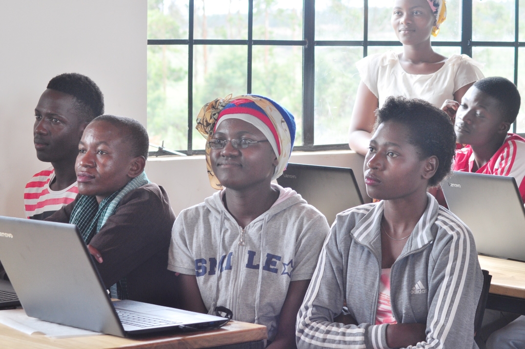 SHULE DIRECT YATOA MSAADA SHULE YA SEKONDARI VIZIWI NJOMBE | Okandablogs