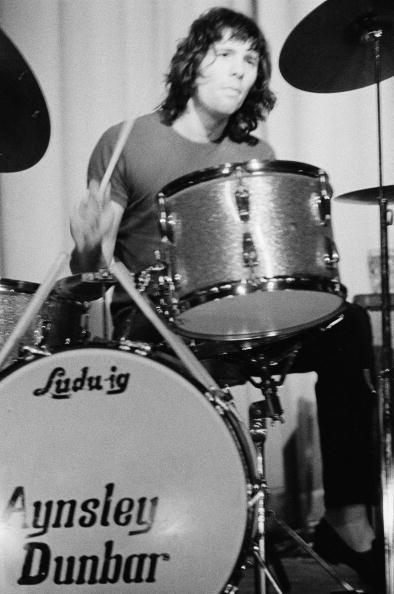 Zona Rock Dan Metal : AYSNLEY DUNBAR