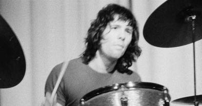 Zona Rock Dan Metal : AYSNLEY DUNBAR