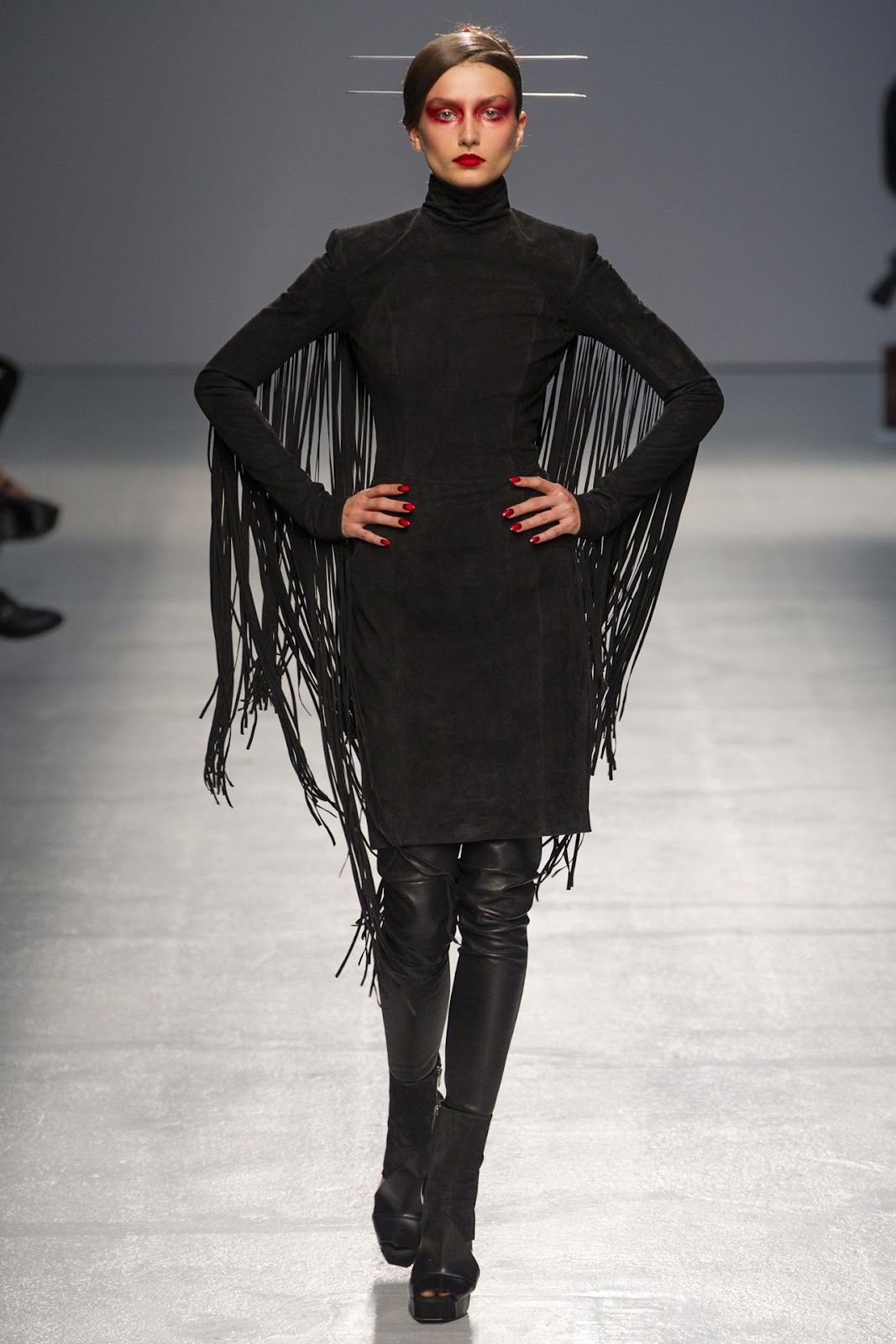 Gareth Pugh Spring 2013 Paris Fashion Week | Fashion News
