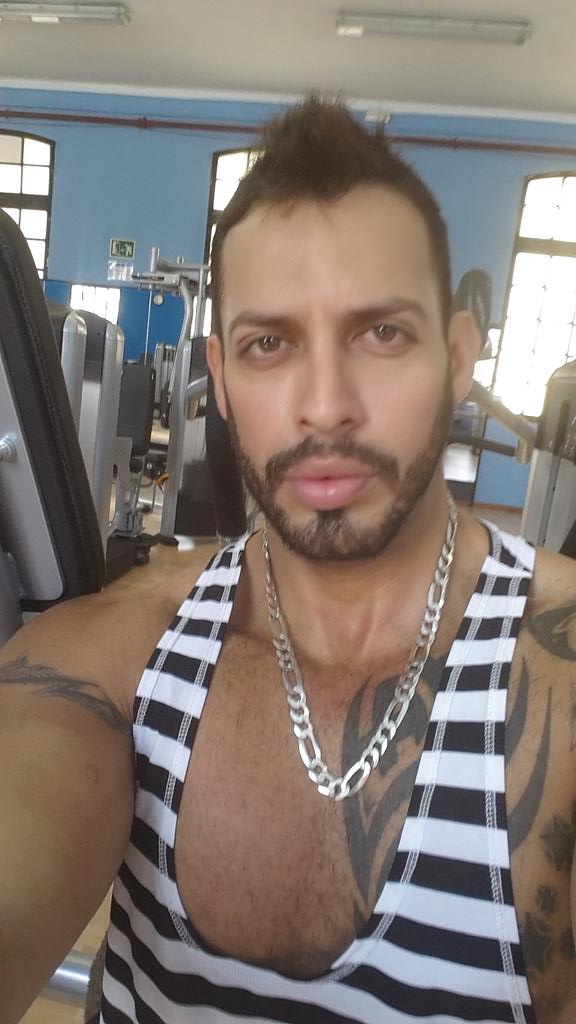 COLEÇAO VARIOS ATORES: VIKTOR ROM