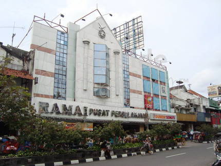 wisata indonesia 2011: Ramai Family Mall