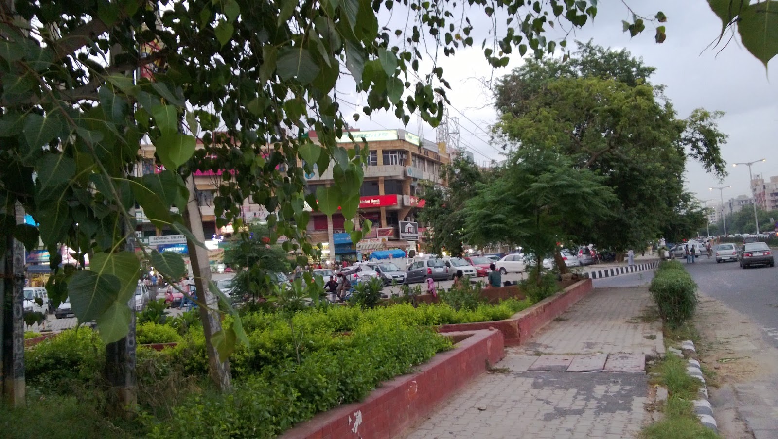 Pictures and Stories: Dwarka, Sector 6 Market, Delhi