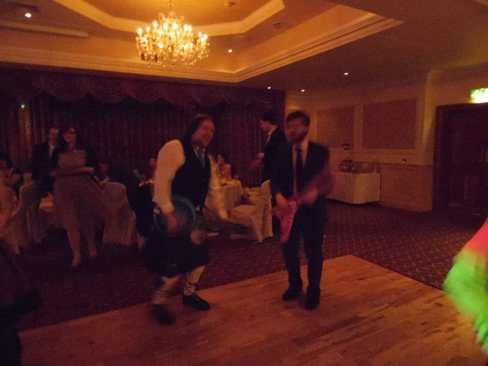 Lisa Ree plans a Wedding