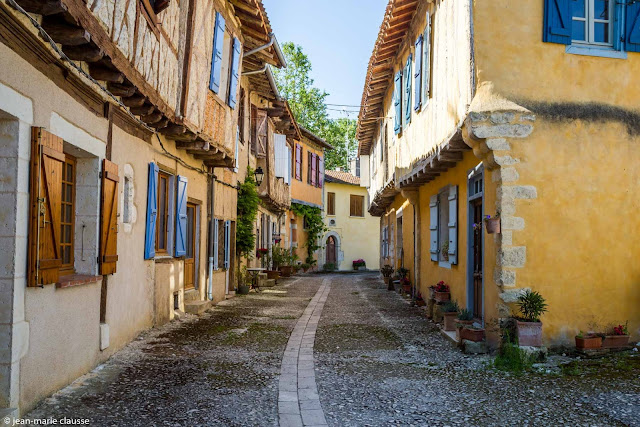 Découvrir la France en photos: 103 - SARRANT. (Gers -32)