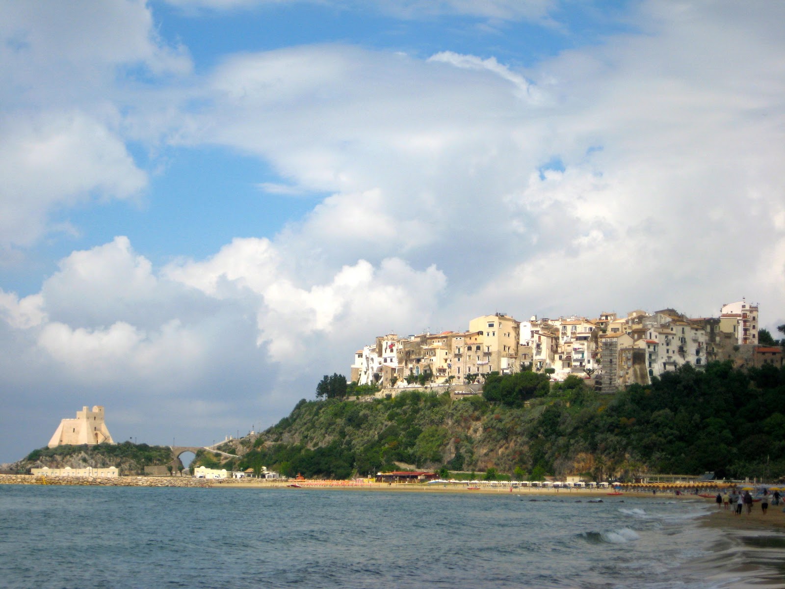 Home Sweet Rome: A Day in Sperlonga: Beaches, Caves, and Crazy Statues