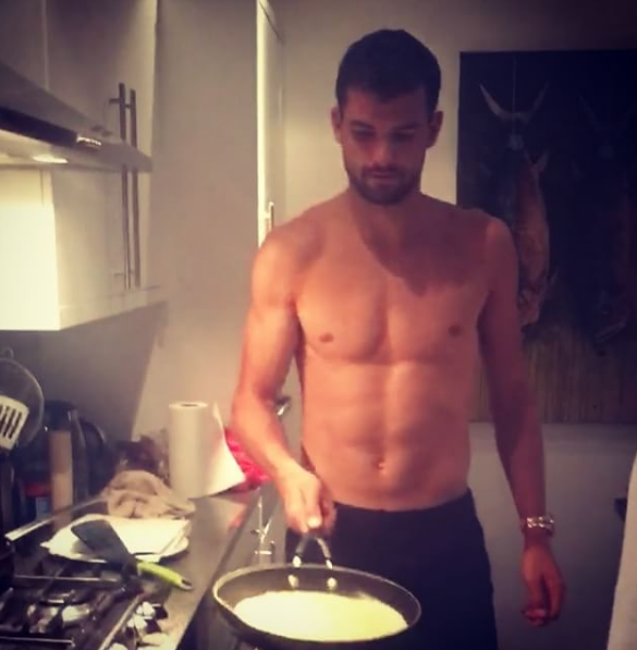 Grigor Dimitrov Shirtless