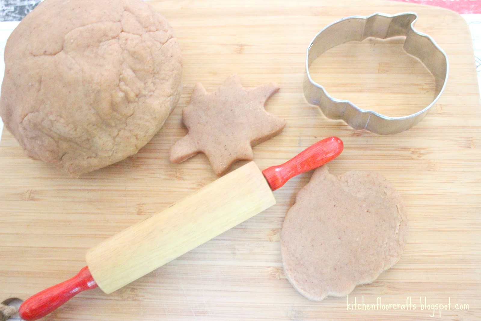 Kitchen Floor Crafts: Fall Spice Playdough