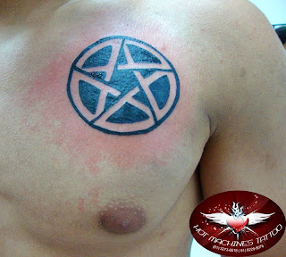 Anninha Spinelli Tattoo Atelier: Tattoo Pentagrama