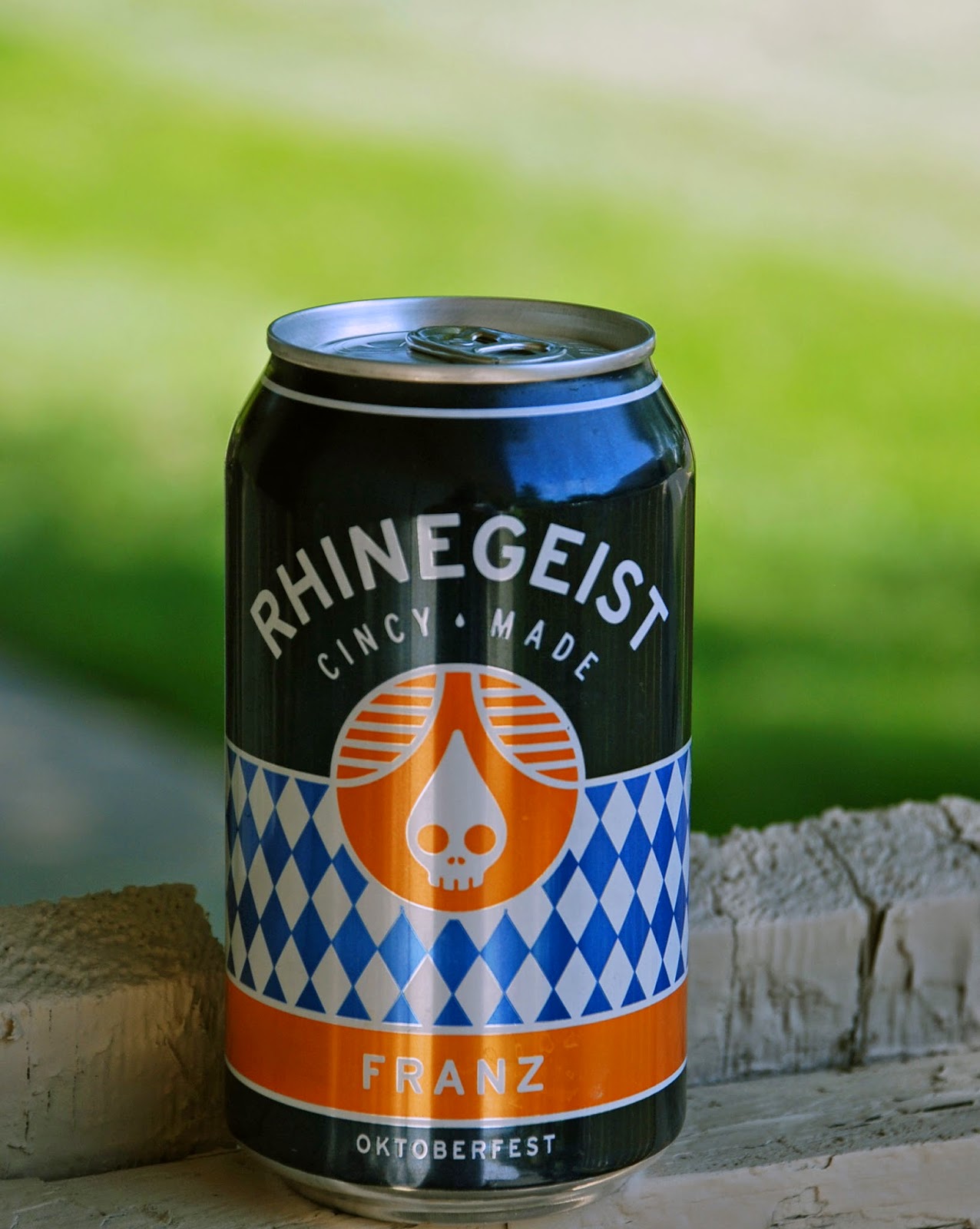 Two Dogs, a Flamingo and a Bottle of Wine: Rhinegeist Franz