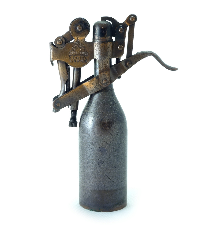 Table lighters collectors' guide: January 2014