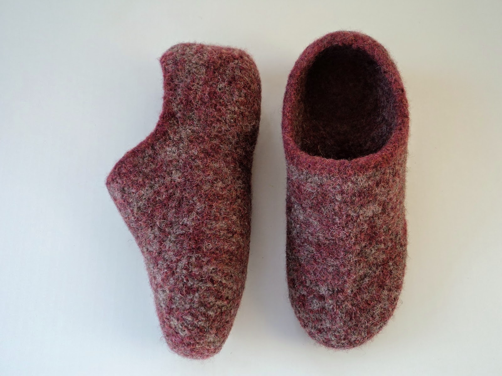 moniqueraedesigns: Felted Slipper Pattern Improved!